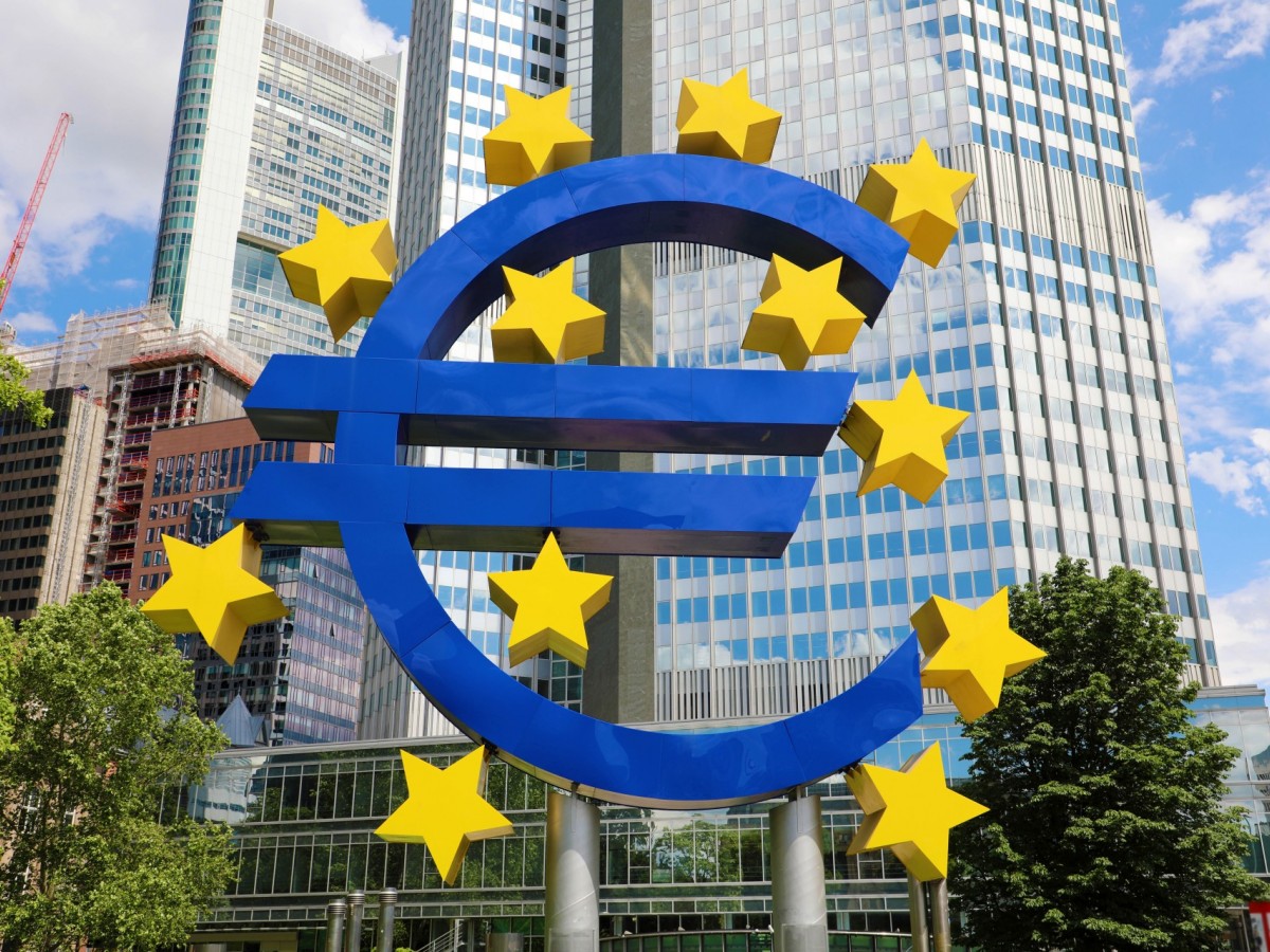 BCE: tassi ancora su di 25 punti